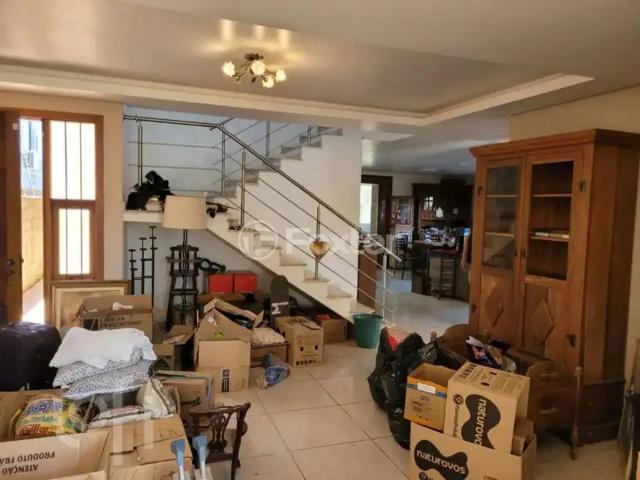 Casa / Sobrado para Venda em Porto Alegre/RS Sarandi 4 Quartos