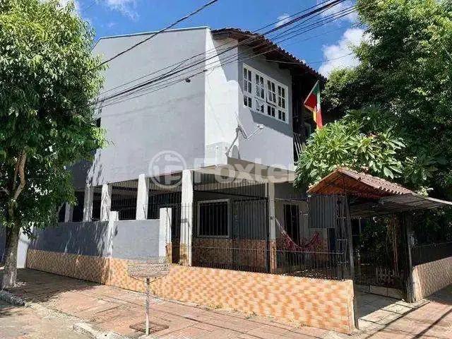 Casa / Sobrado para Venda em Porto Alegre/RS Sarandi 5 Quartos