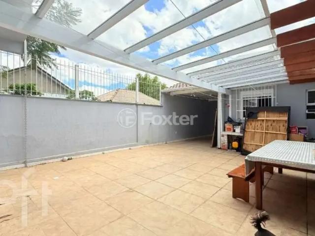 Casa / Sobrado para Venda em Porto Alegre/RS Sarandi 5 Quartos