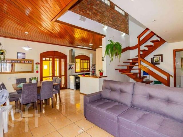 Casa / Sobrado para Venda em Porto Alegre/RS Sarandi 5 Quartos