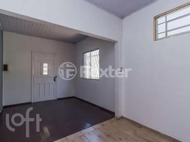 Casa / Sobrado para Venda em Porto Alegre/RS Sarandi 5 Quartos