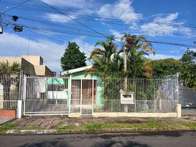 Casa / Sobrado para Venda em Porto Alegre/RS Sarandi 5 Quartos