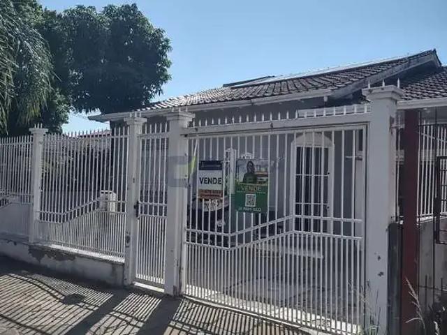 Casa / Sobrado para Venda em Porto Alegre/RS Sarandi 5 Quartos