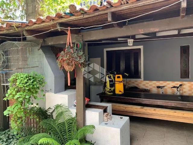Casa / Sobrado para Venda em Porto Alegre/RS Sarandi 7 Quartos