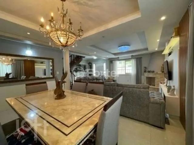 Casa / Sobrado para Venda em Porto Alegre/RS Serraria 3 Quartos