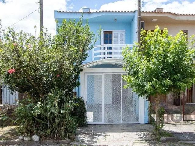 Casa / Sobrado para Venda em Porto Alegre/RS Serraria 3 Quartos
