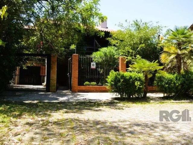Casa / Sobrado para Venda em Porto Alegre/RS Serraria 3 Quartos