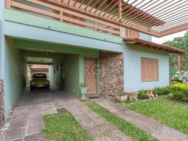Casa / Sobrado para Venda em Porto Alegre/RS Serraria 3 Quartos