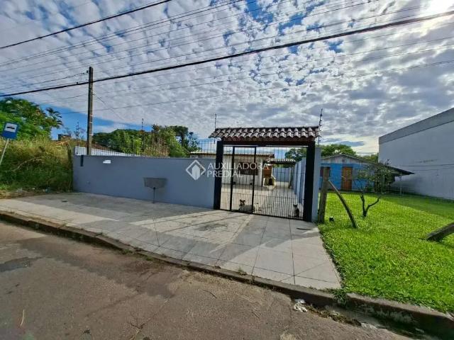 Casa / Sobrado para Venda em Porto Alegre/RS Serraria 3 Quartos