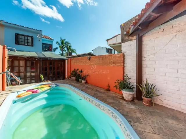 Casa / Sobrado para Venda em Porto Alegre/RS Serraria 3 Quartos