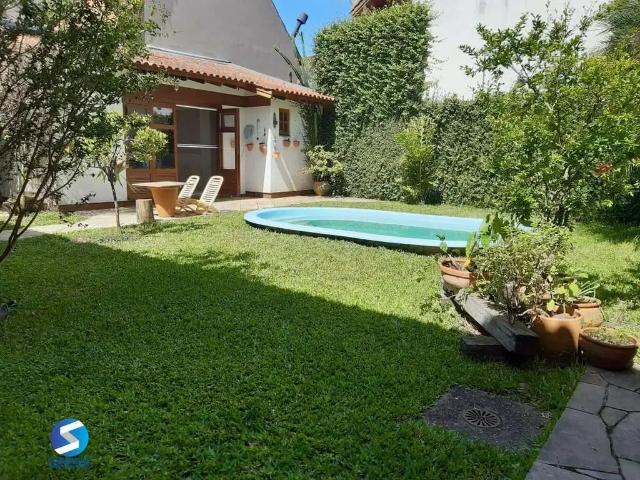 Casa / Sobrado para Venda em Porto Alegre/RS Serraria 3 Quartos