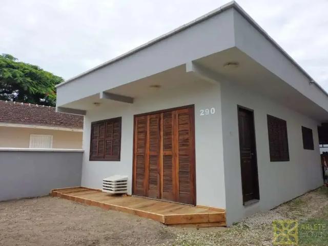 Casa / Sobrado para Venda em Porto Belo/SC Centro 2 Quartos