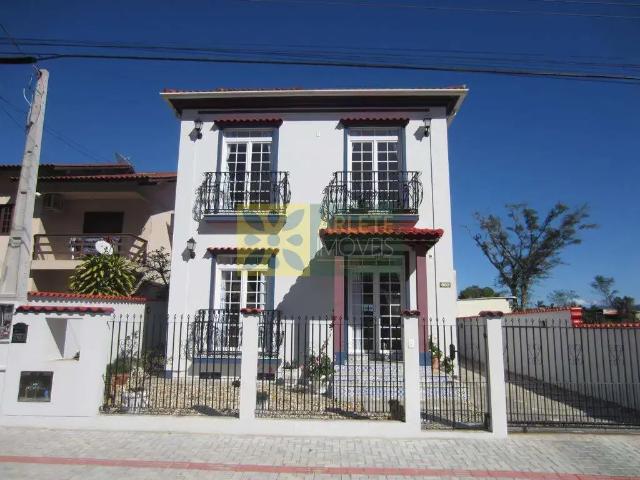 Casa / Sobrado para Venda em Porto Belo/SC Centro 3 Quartos