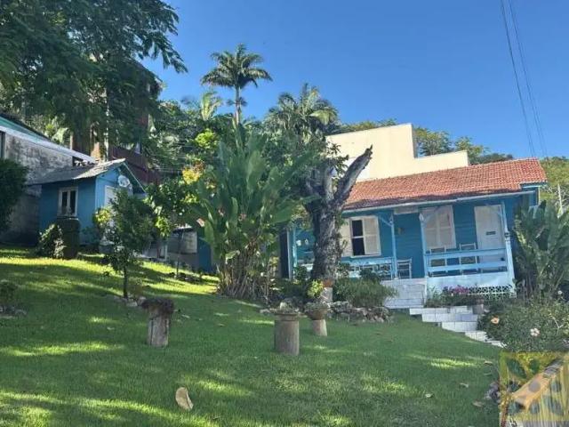 Casa / Sobrado para Venda em Porto Belo/SC Centro 3 Quartos