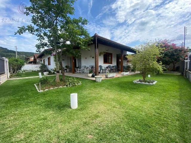 Casa / Sobrado para Venda em Porto Belo/SC Centro 3 Quartos