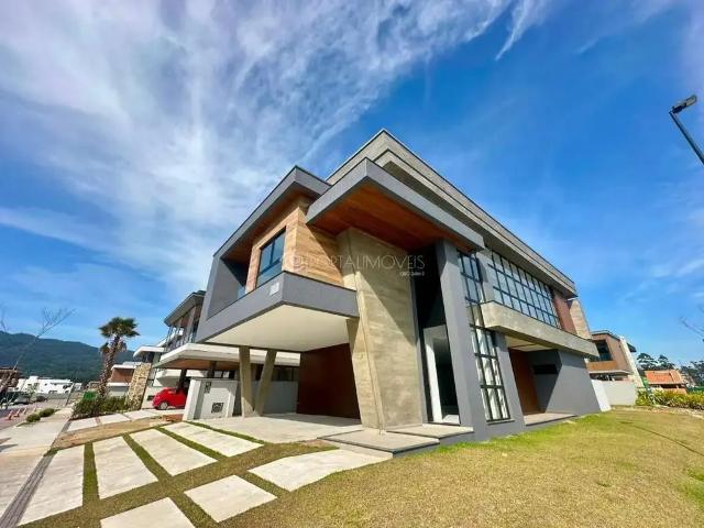 Casa / Sobrado para Venda em Porto Belo/SC Jardim Dourado 4 Quartos