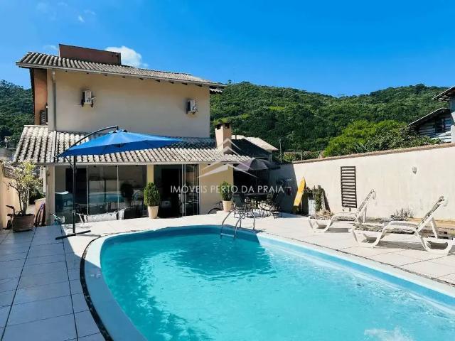 Casa / Sobrado para Venda em Porto Belo/SC Centro 4 Quartos