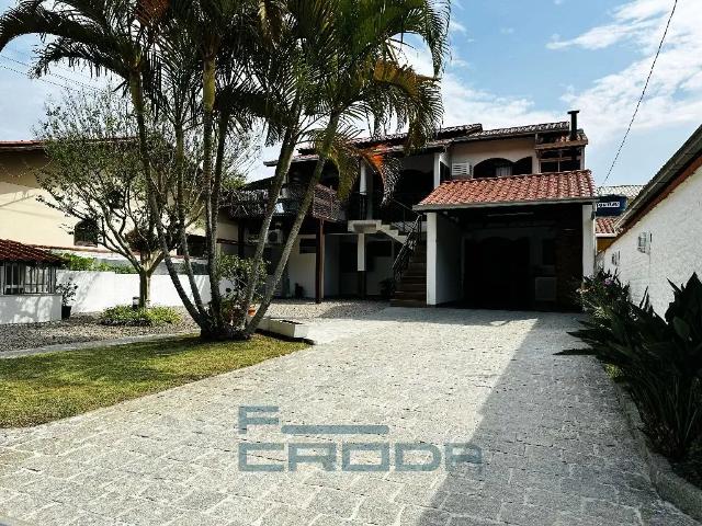 Casa / Sobrado para Venda em Porto Belo/SC Centro 5 Quartos