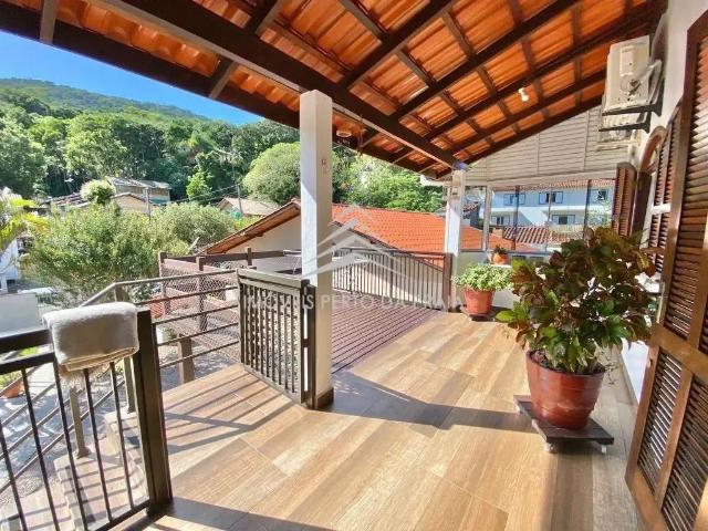 Casa / Sobrado para Venda em Porto Belo/SC Centro 5 Quartos