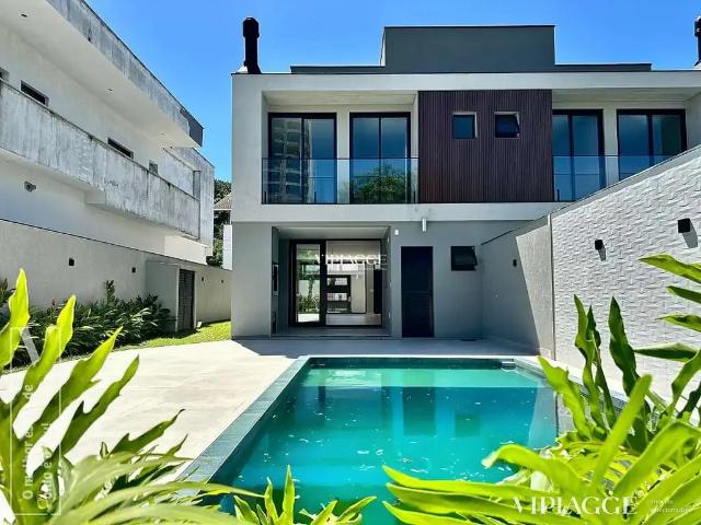 Casa / Sobrado para Venda em Porto Belo/SC Balneário Perequê 3 Quartos