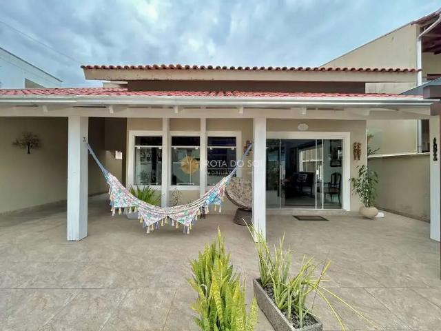 Casa / Sobrado para Venda em Porto Belo/SC Balneário Perequê 3 Quartos