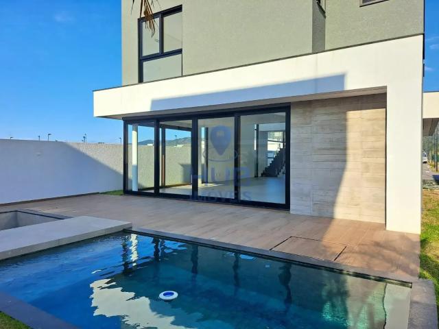 Casa / Sobrado para Venda em Porto Belo/SC Balneário Perequê 3 Quartos