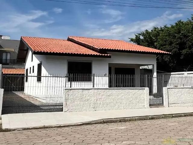 Casa / Sobrado para Venda em Porto Belo/SC Jardim Dourado 4 Quartos