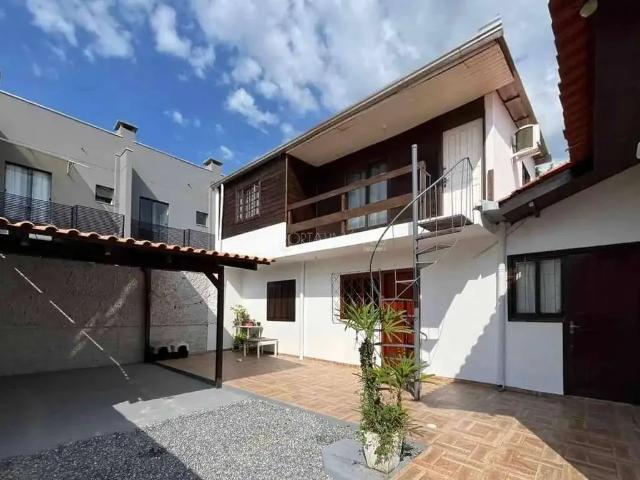 Casa / Sobrado para Venda em Porto Belo/SC Jardim Dourado 4 Quartos