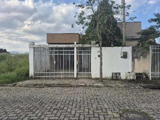 Casa / Sobrado para Venda em Porto Real/RJ Centro 3 Quartos