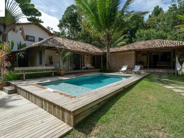 Casa / Sobrado para Venda em Porto Seguro/BA Trancoso 3 Quartos