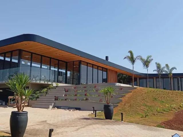 Casa / Sobrado para Venda em Porecatu/PR Centro 4 Quartos