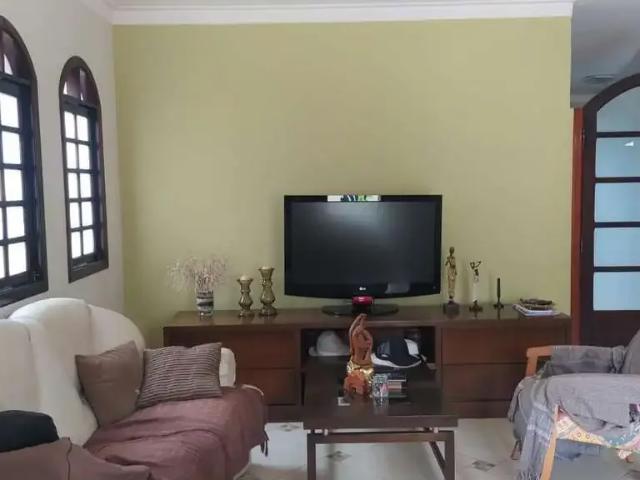 Casa / Sobrado para Venda em Pouso Alegre/MG Alfredo Custódio de Paula 10 Quartos