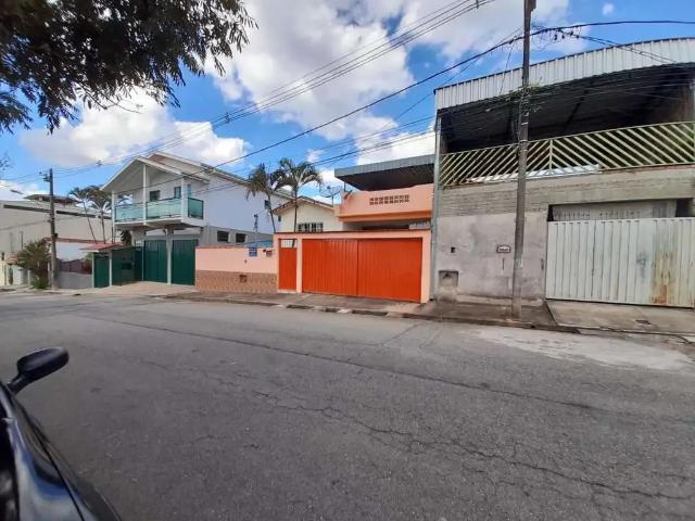 Casa / Sobrado para Venda em Pouso Alegre/MG Belo Horizonte 3 Quartos