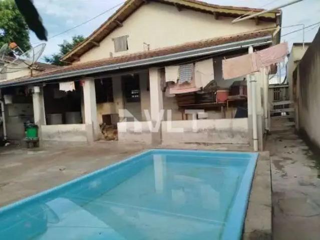 Casa / Sobrado para Venda em Pouso Alegre/MG Centro 3 Quartos