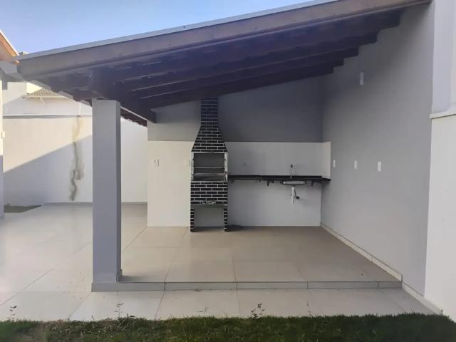 Casa / Sobrado para Venda em Pouso Alegre/MG Centro 3 Quartos