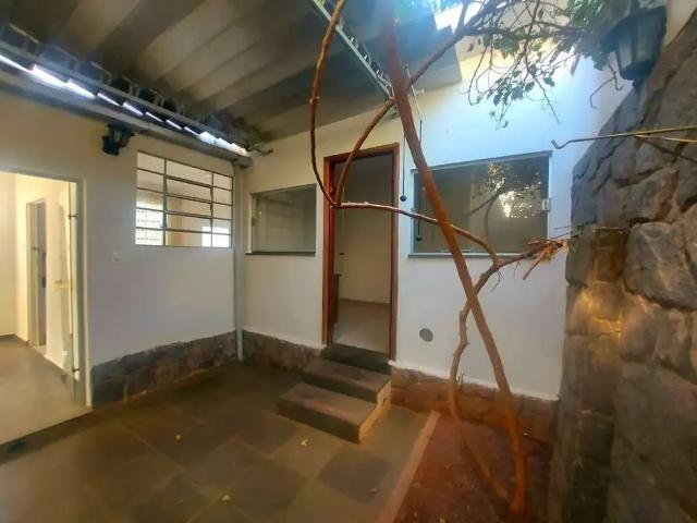 Casa / Sobrado para Venda em Pouso Alegre/MG Centro 5 Quartos