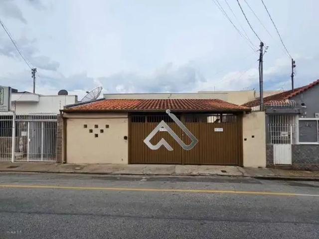 Casa / Sobrado para Venda em Pouso Alegre/MG Centro 5 Quartos