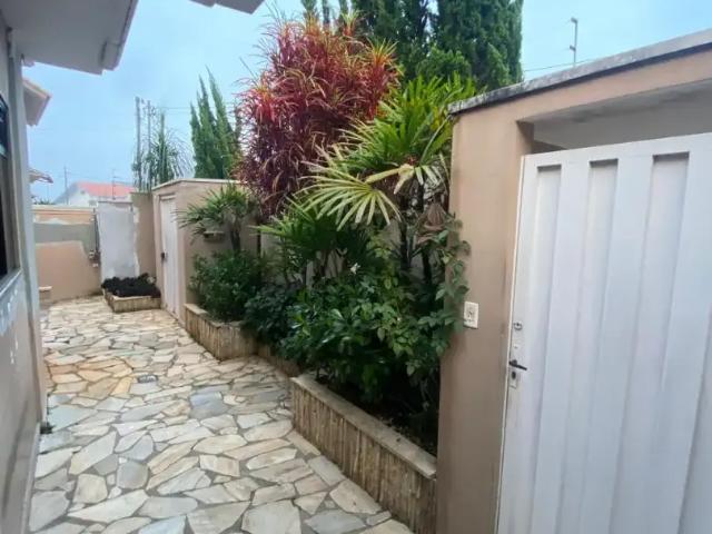 Casa / Sobrado para Venda em Pouso Alegre/MG Centro 5 Quartos