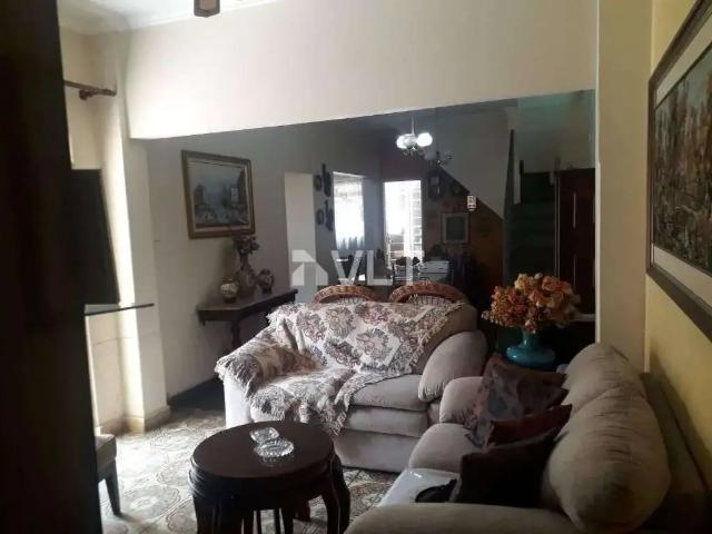 Casa / Sobrado para Venda em Pouso Alegre/MG Centro 6 Quartos