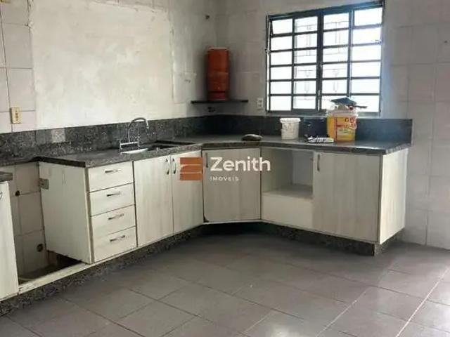 Casa / Sobrado para Venda em Pouso Alegre/MG Chácara Primavera I 4 Quartos