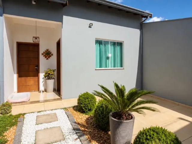Casa / Sobrado para Venda em Pouso Alegre/MG Cidade Vergani 3 Quartos