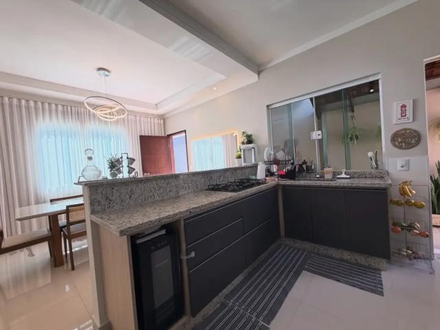 Casa / Sobrado para Venda em Pouso Alegre/MG Cidade Vergani 3 Quartos