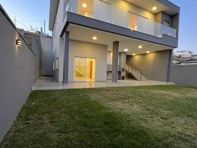 Casa / Sobrado para Venda em Pouso Alegre/MG Colinas de Santa Bárbara 3 Quartos