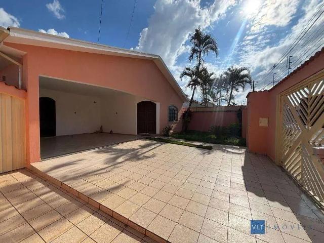 Casa / Sobrado para Venda em Pouso Alegre/MG Fátima I 4 Quartos
