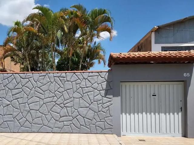 Casa / Sobrado para Venda em Pouso Alegre/MG Fátima III 3 Quartos