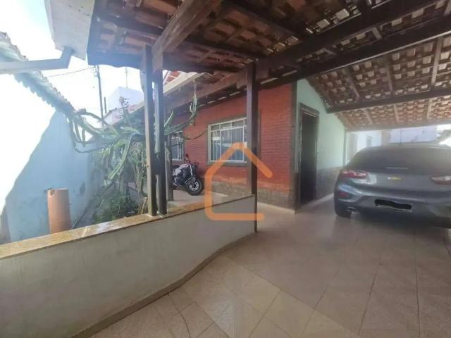 Casa / Sobrado para Venda em Pouso Alegre/MG Foch I 3 Quartos