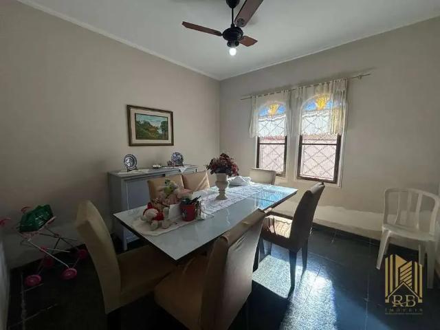 Casa / Sobrado para Venda em Pouso Alegre/MG Guanabara 5 Quartos
