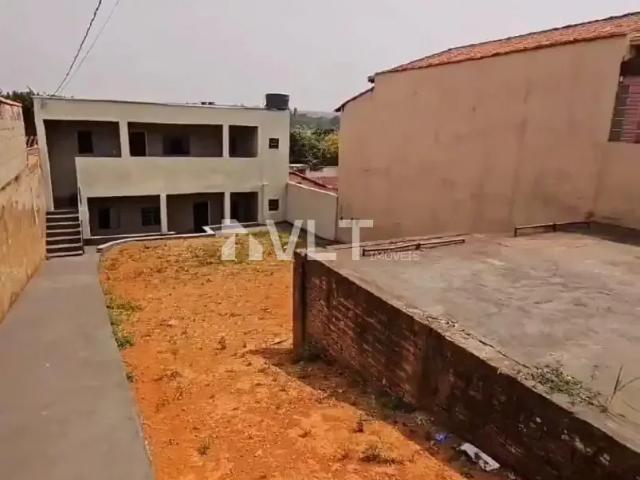 Casa / Sobrado para Venda em Pouso Alegre/MG Jardim Califórnia 4 Quartos
