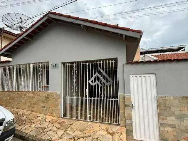 Casa / Sobrado para Venda em Pouso Alegre/MG Jardim América 2 Quartos