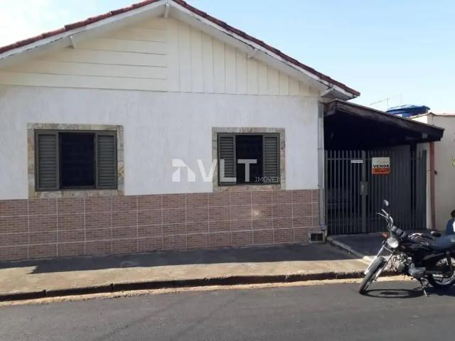 Casa / Sobrado para Venda em Pouso Alegre/MG Jardim América 3 Quartos